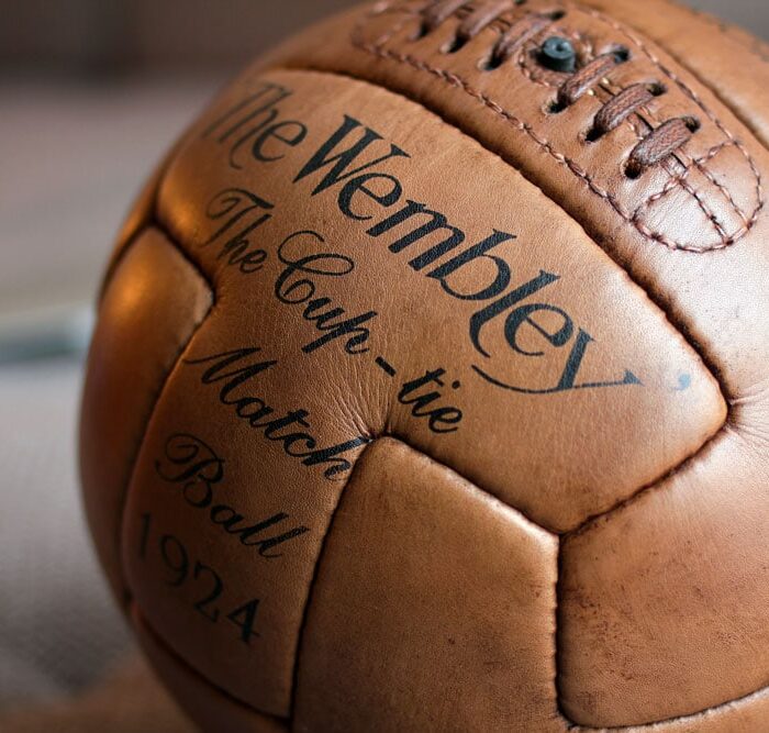 Ancien ballon de foot en cuir Wembley 1924 - Collection